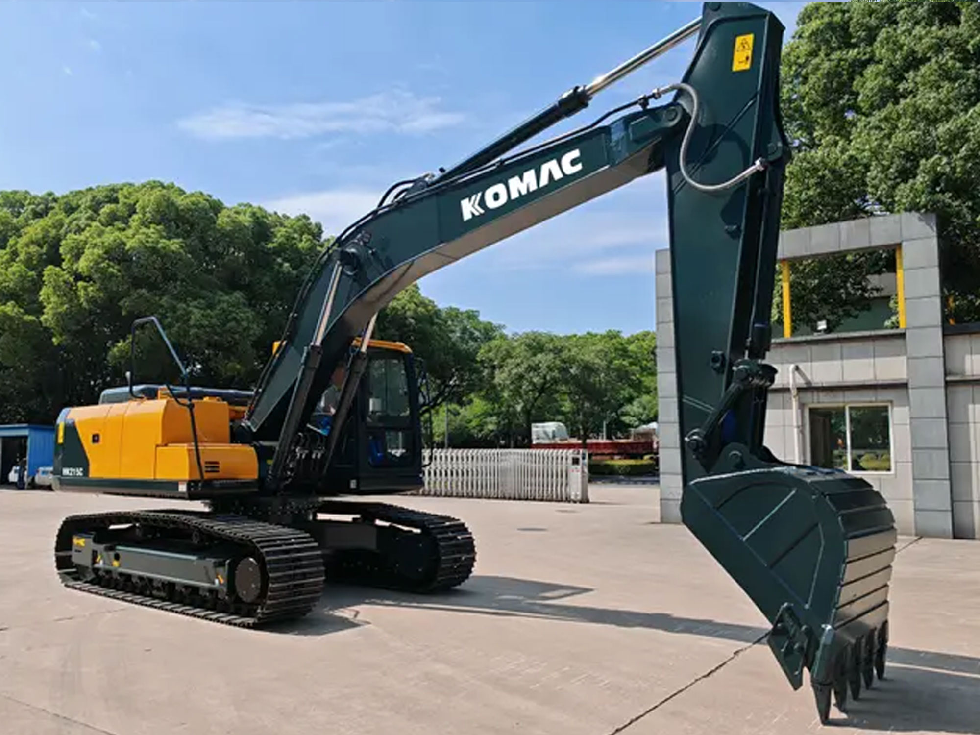 Komac HK215C – 21.5 Ton Medium Crawler Excavator - Kiani Mehr Official ...